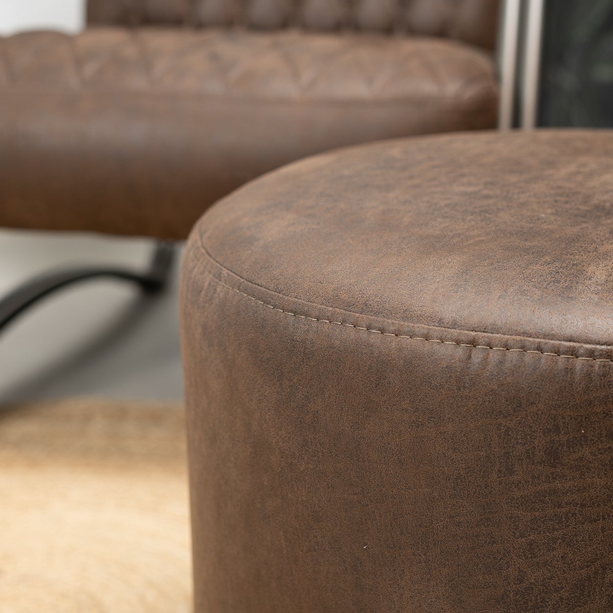 Eco-leer poef rond Kyla bruin - Hocker leer - Poef bruin leer ...