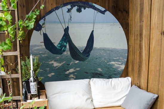 Affiche de jardin Hamac rond sur la plage - Hamacs sur un arbre en Inde ...