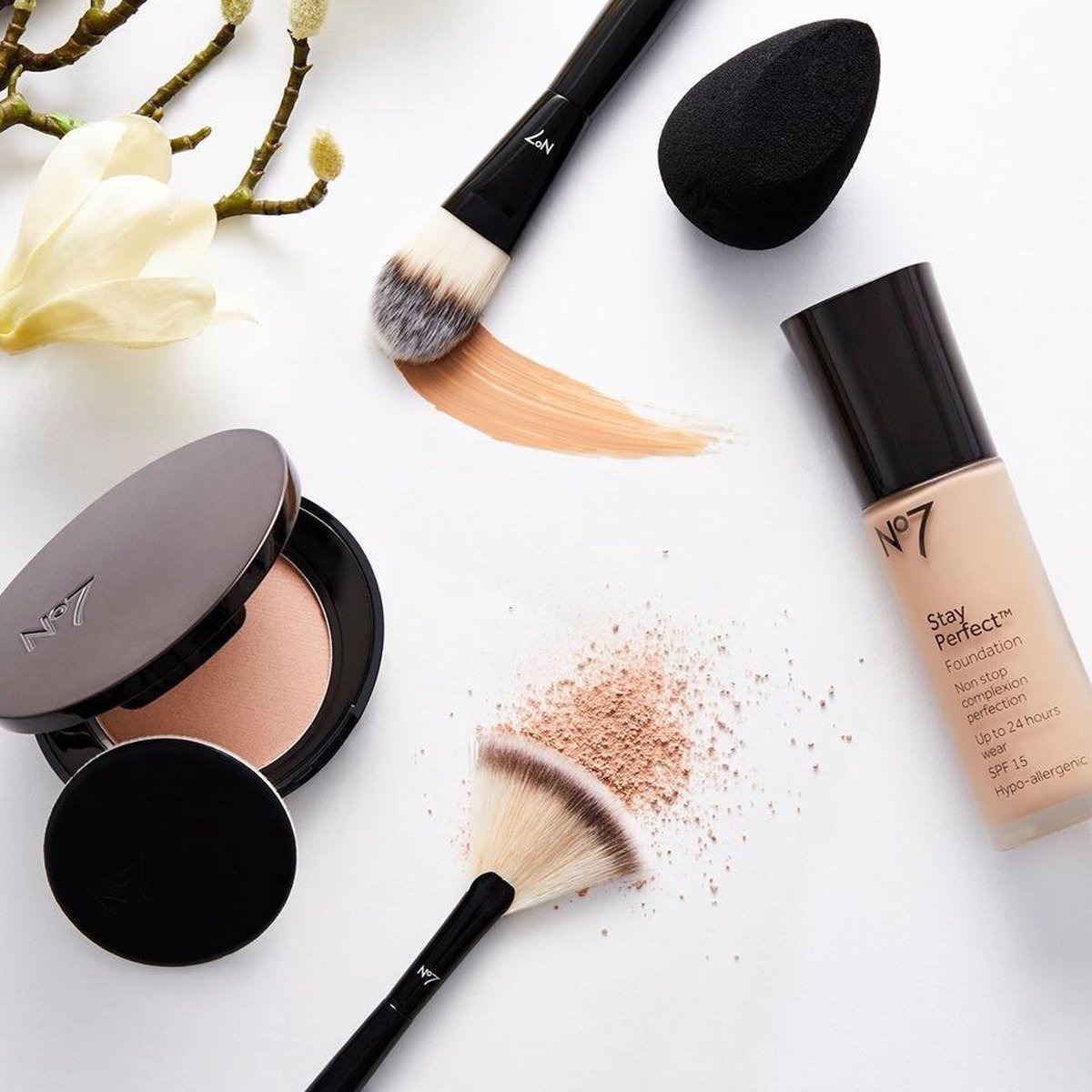No7 Stay Perfect Foundation Deeply Ivory SPF15 | bol.com