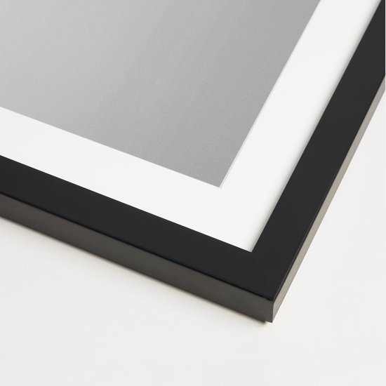 JUNIQE - Poster in premium houten lijst Moon -60x90 /Blauw & Roze | bol