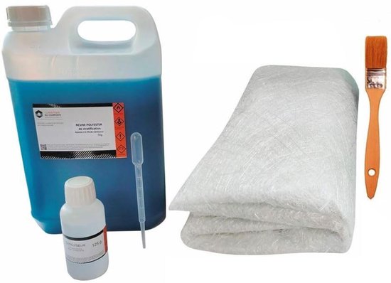 Set van polyesterhars en katalysator voor reparatie- en doe-het ...