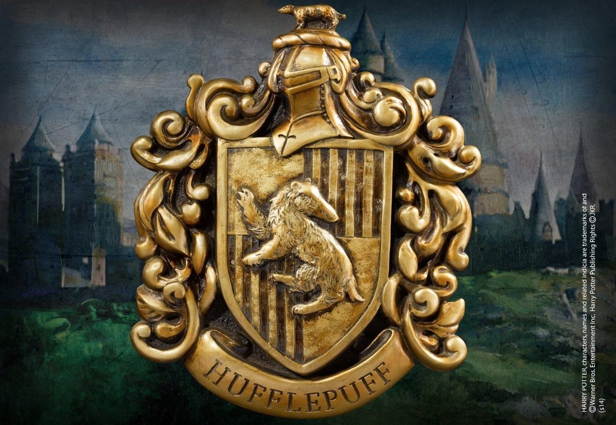 Noble Collection Harry Potter - Hufflepuff / Huffelpuf House Crest ...