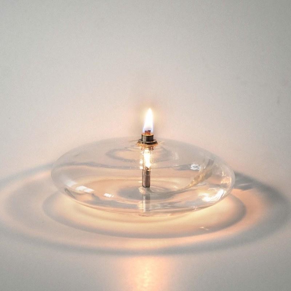 bol.com | Olielamp - Disk - Peri - Ø 18 cm Glas - Glasvezel