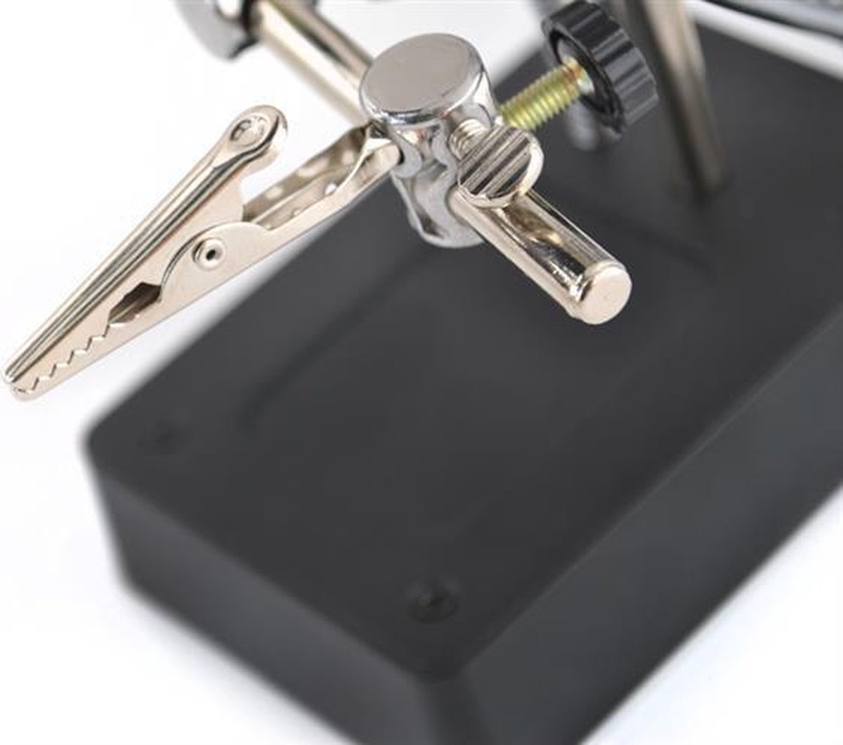 Derde Hand Met LED Vergrootglas - Helping / Helpende 3e Soldeer Hand ...