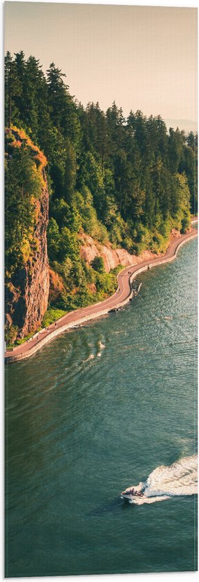 WallClassics - Vlag - Speedboot Varend langs Bosgebied - 30x90 cm Foto ...