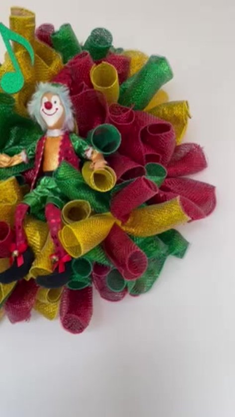 Carnaval versiering- Carnaval decoratie - deco mesh krans met clown ...