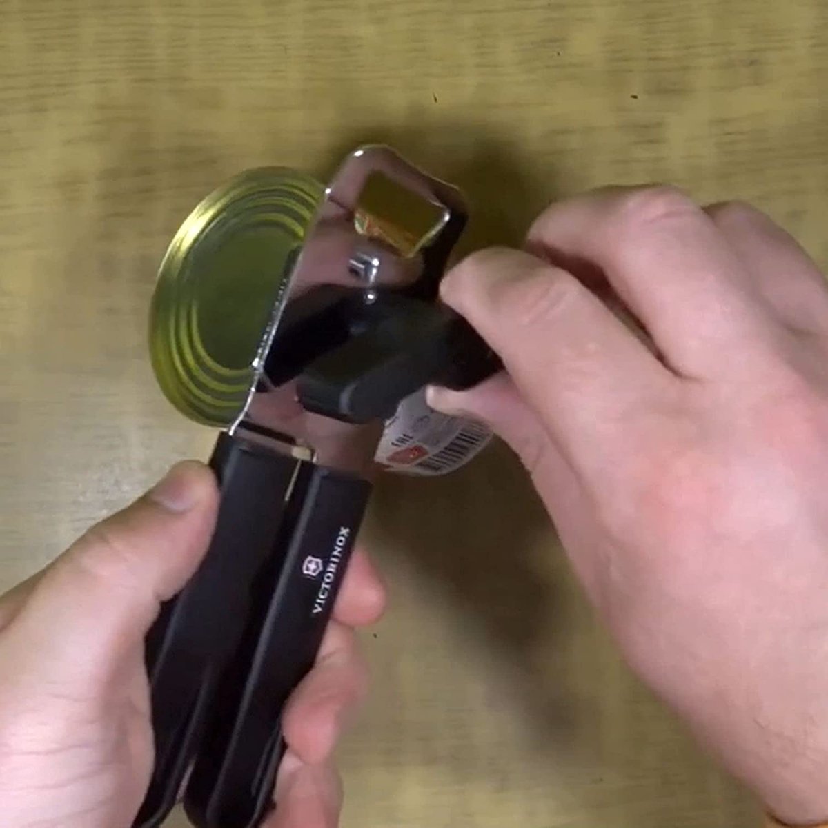 Victorinox Blikopener. | bol