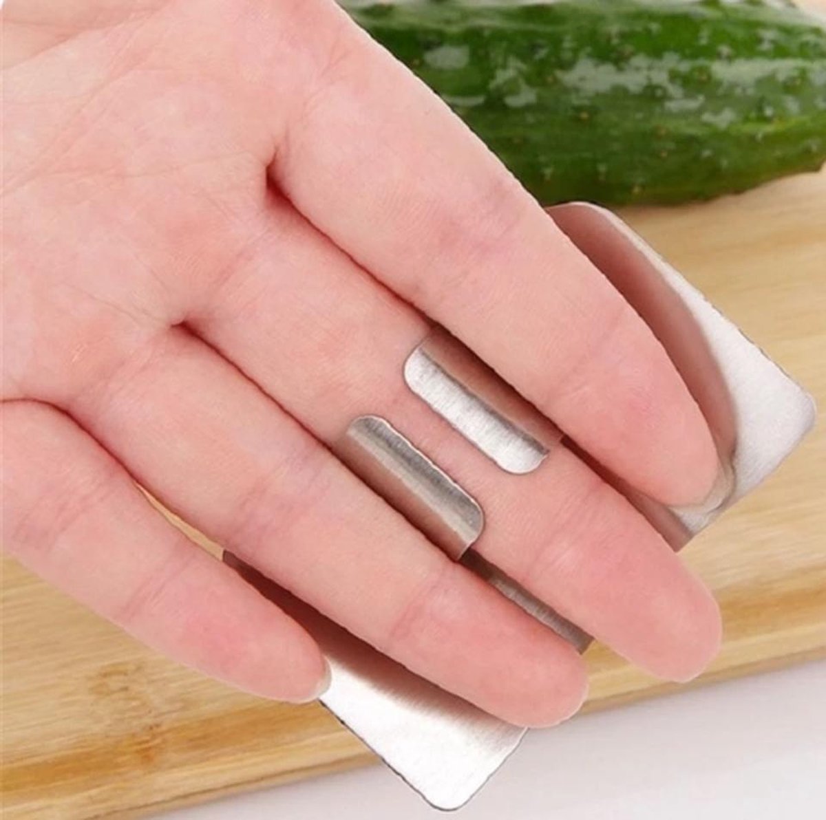 Protège-doigts / protection contre les doigts coupés. | bol.