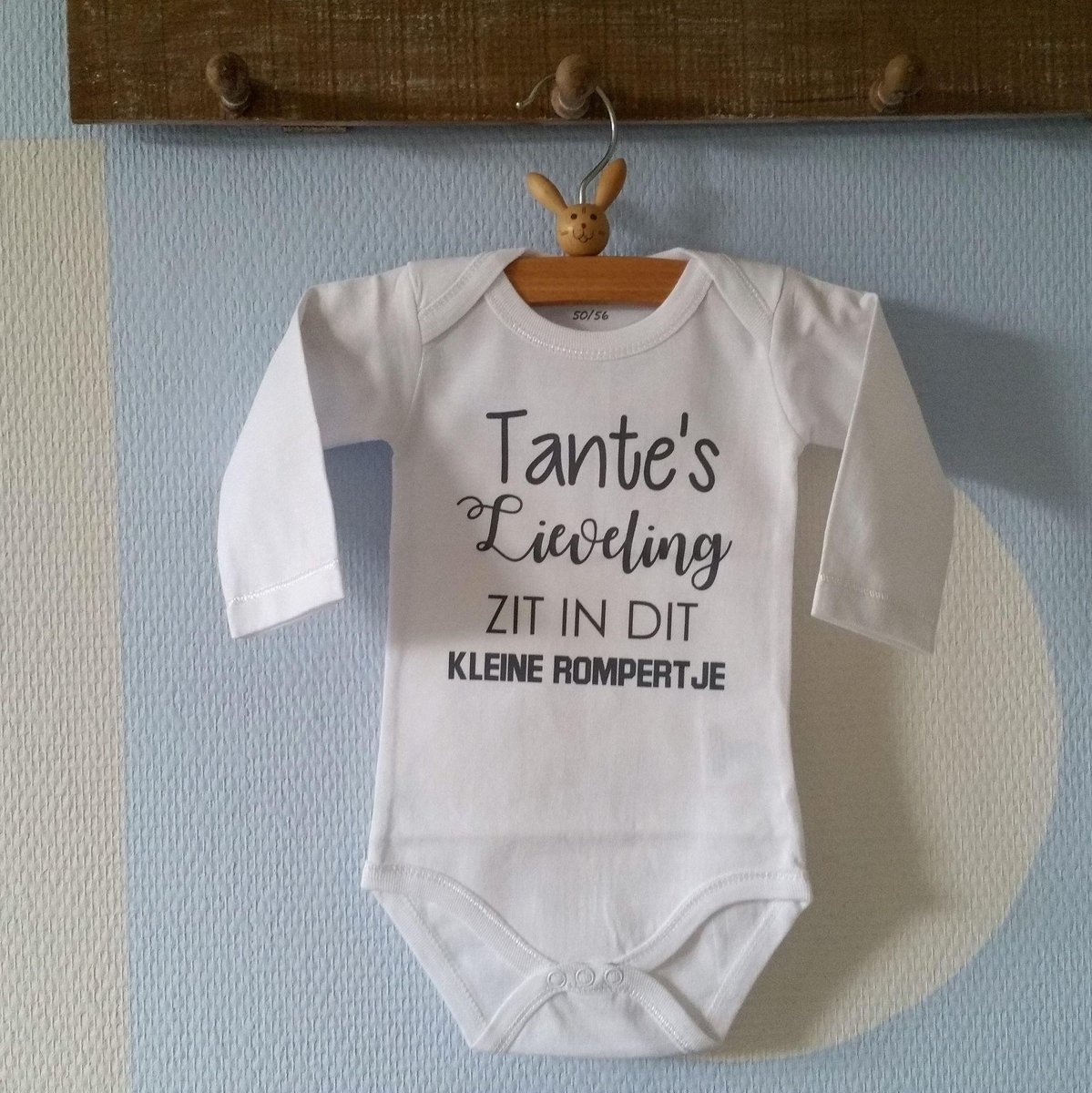 Baby Rompertje met tekst Tante’s lieveling zit in dit kleine rompertje ...
