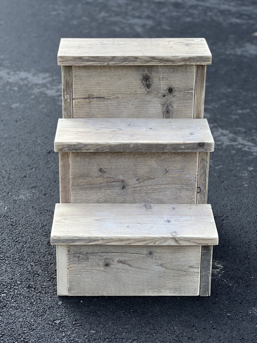 Trappetje van steigerhout met DICHTE TREEPLANK ( H60XB45XD54cm) van ...