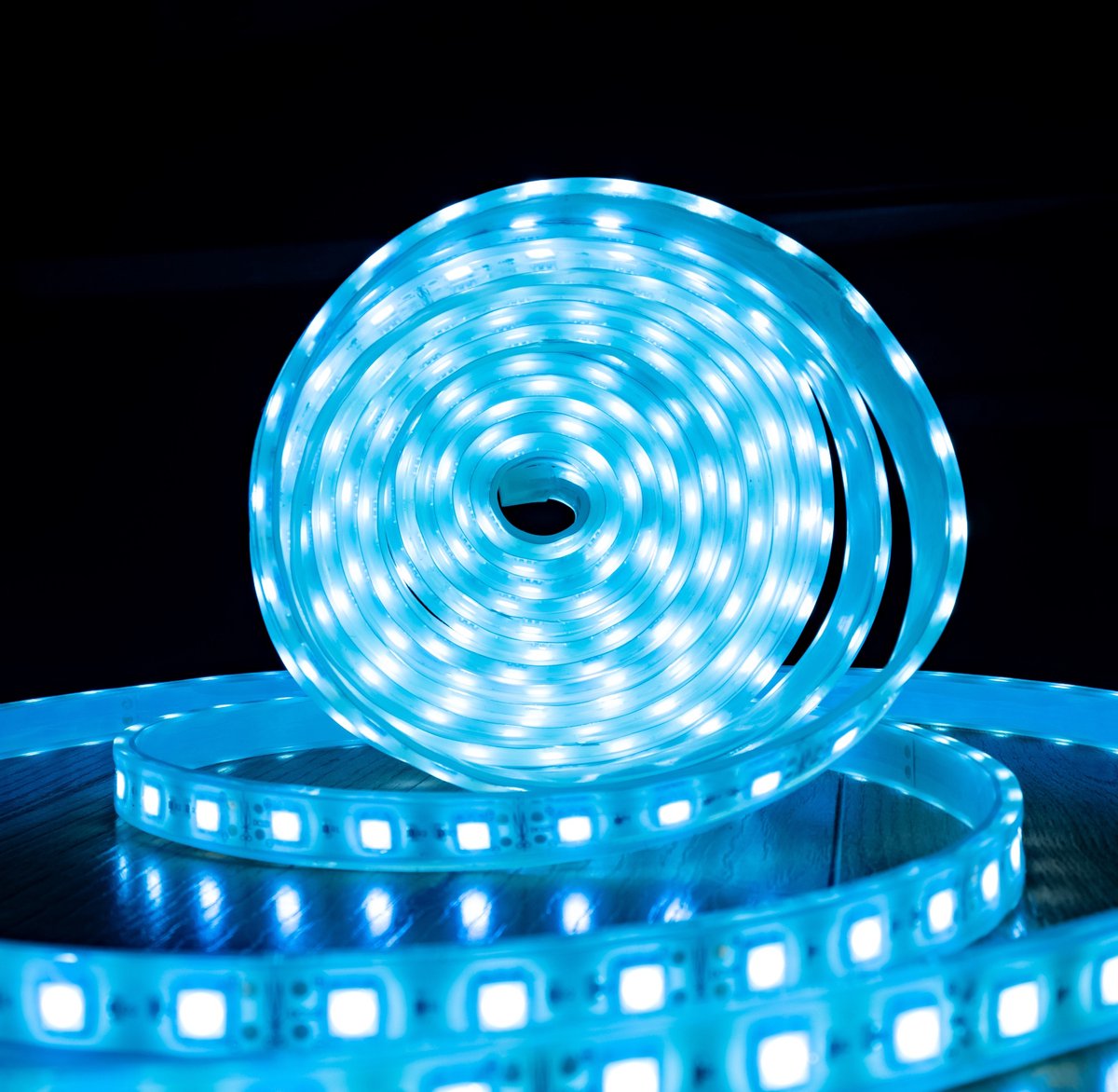 Soundlogic - LED Strip 5 Meter Zelfklevend - Bluetooth Smart LED Snoer ...
