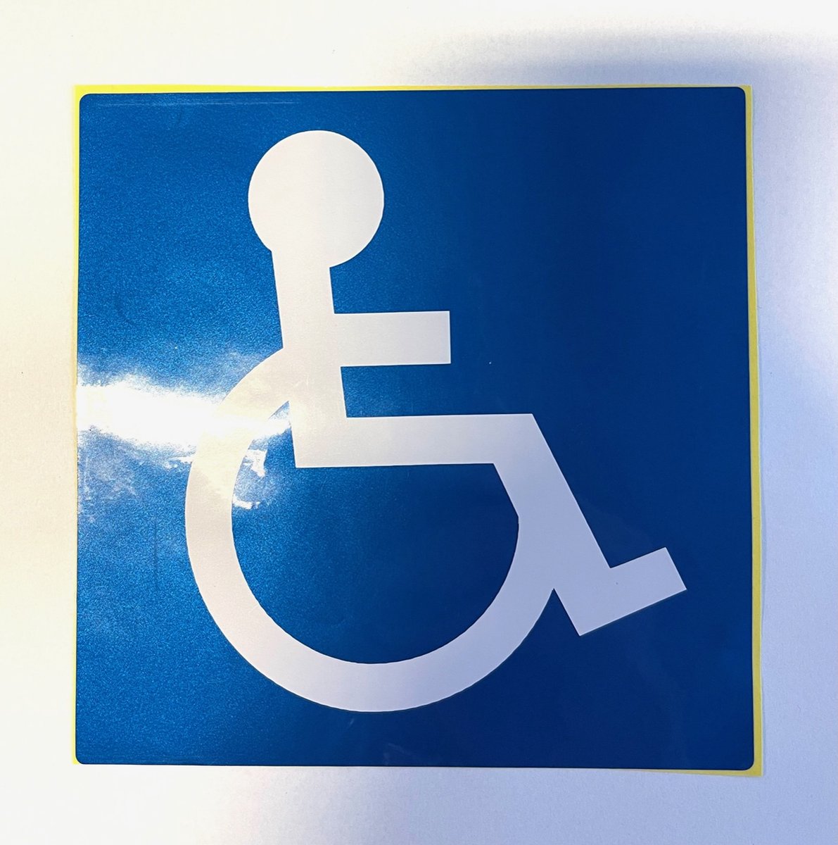 Gehandicapten sticker met rolstoel - blauw - Minder valide autosticker ...