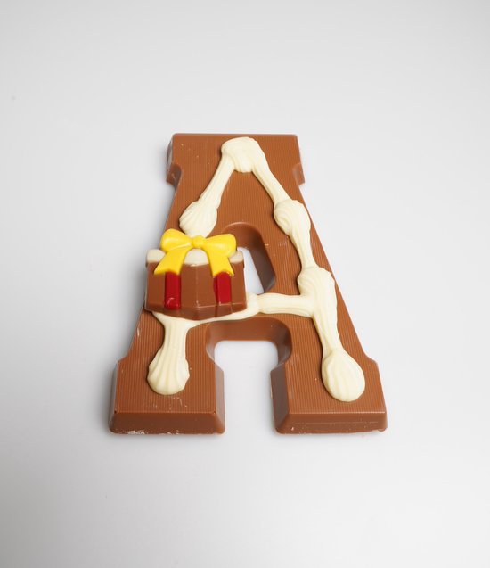 Luxe Gedecoreerde Melk Chocolade Letter A - 240 Gram | bol