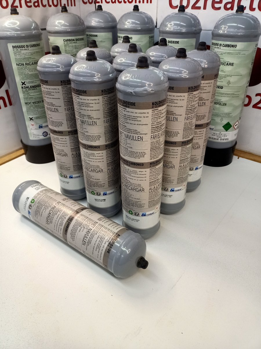 Aquarium navulling CO2 in wegwerpfles 950cc. | bol.com