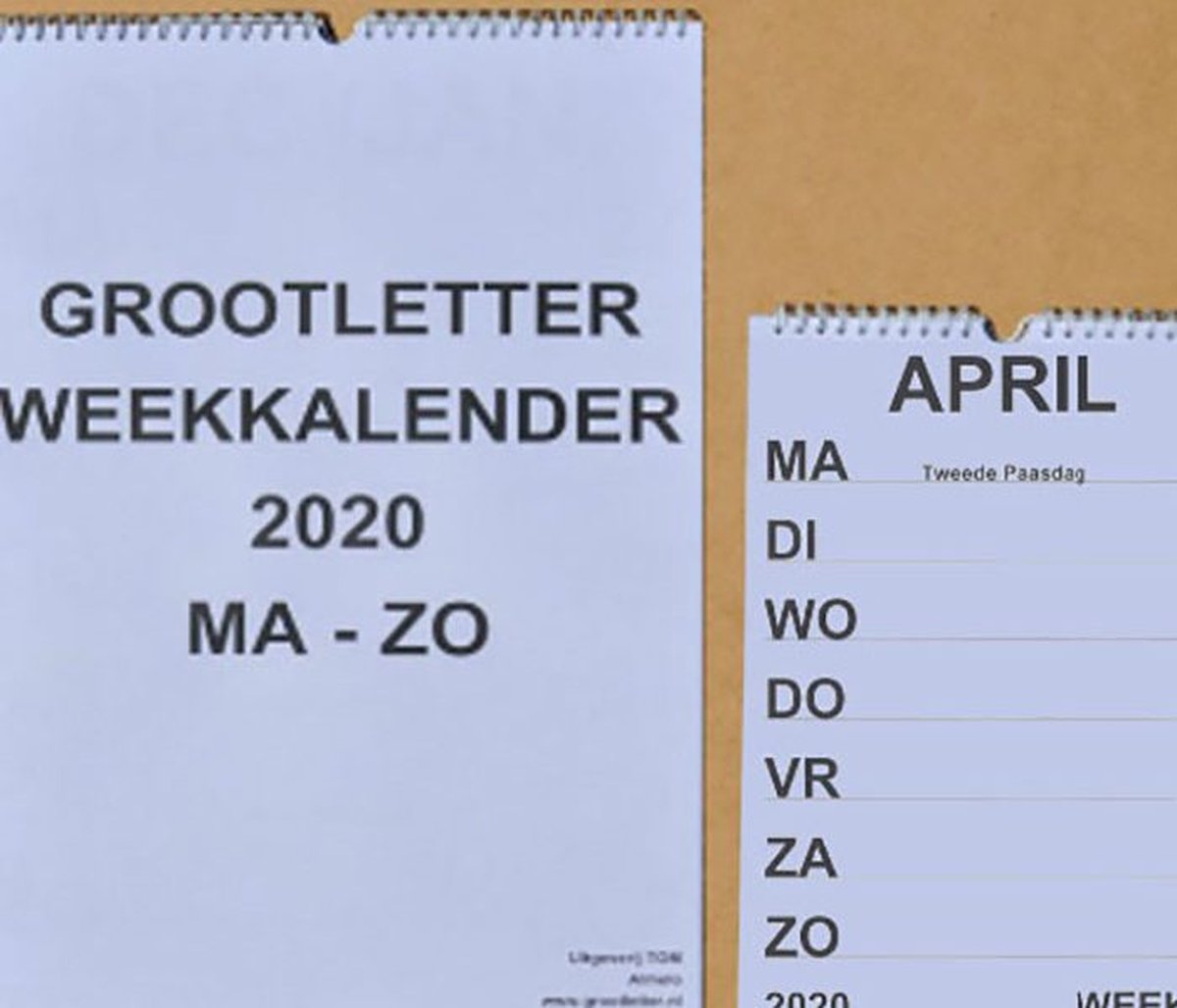 GROOTLETTER Weekkalender 2022 - A4 - Uitgeverij TOM | bol.com