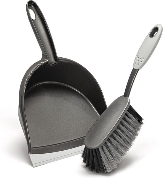 Veegplaat en handveger, bezem met schepje, handveger en schep ...