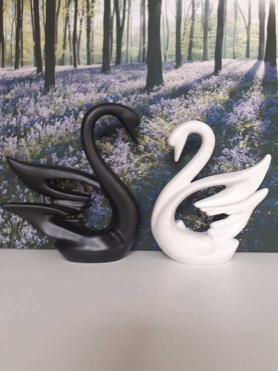 Zwanen beelden witte zwaan en een zwarte zwaan set van 2 Zeer mooi 24/22 x 23/20 x7/6 cm | bol