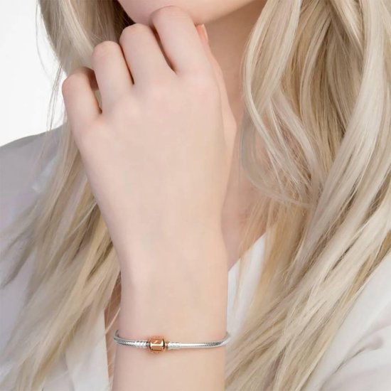 silver bracelet with Pandora Rose clasp 580702 | bol.com