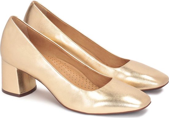 Gold pumps with comfort insole | bol
