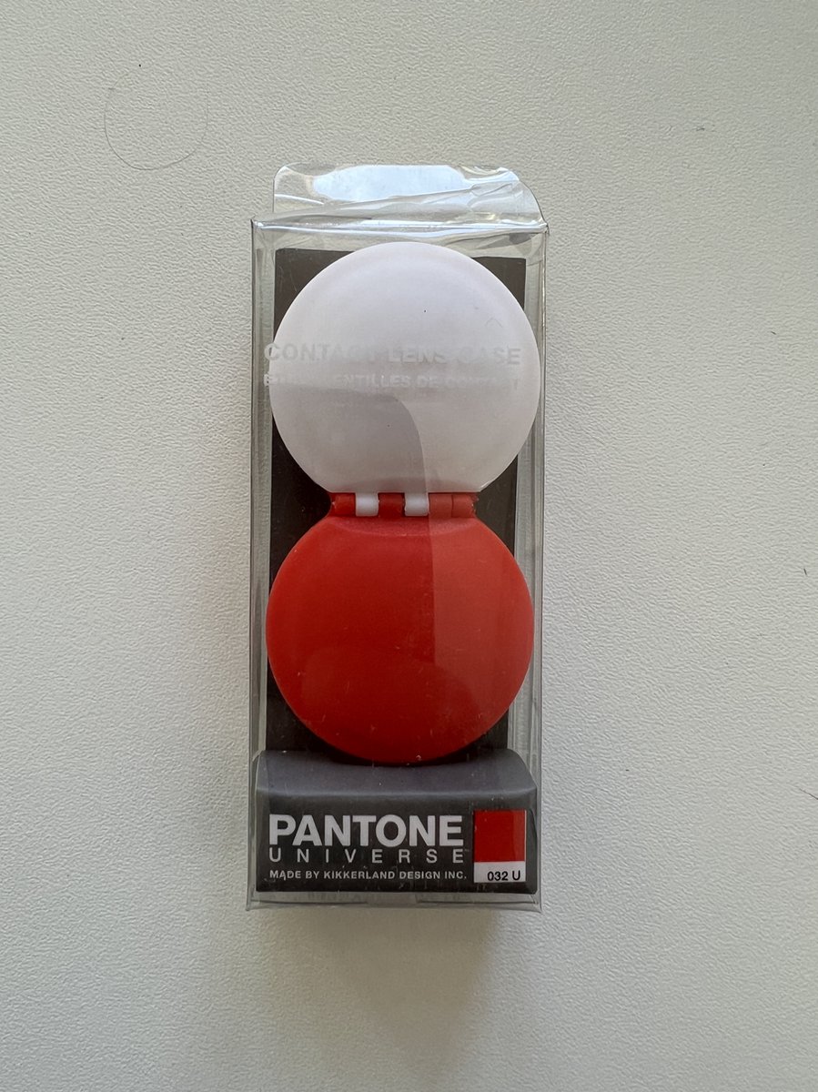 Kikkerland PANTONE UNIVERSE lenzendoosje - rood - Pantone 032U | bol.com