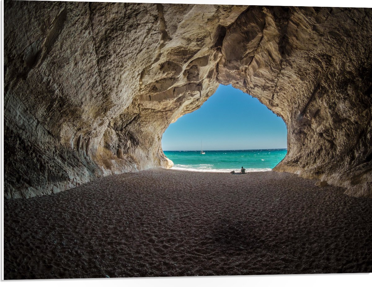 WallClassics - PVC Schuimplaat- Strand in een Grot aan Zee - 80x60 cm ...