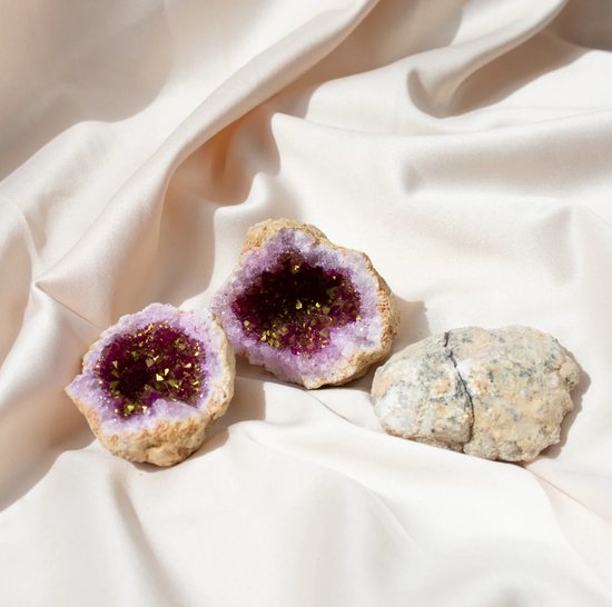 Géode de cristal de roche rose - Pierres précieuses et Minéraux ...