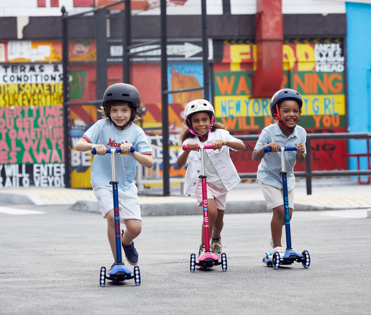 Micro Step Maxi Deluxe Marine Blauw incl. Dino Head - LED wielen | bol.com