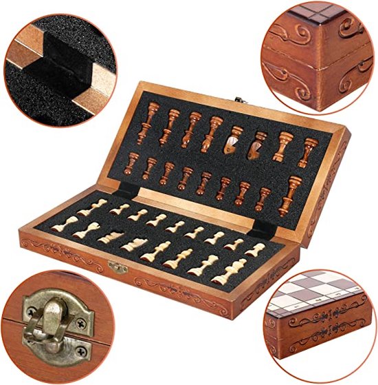 Schaakbord \ Chess figures and chessboard made of wood - Houten ...