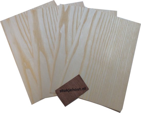 Fineer: Esdoorn fineer 4 vellen van ca 20 bij 30 cm | bol