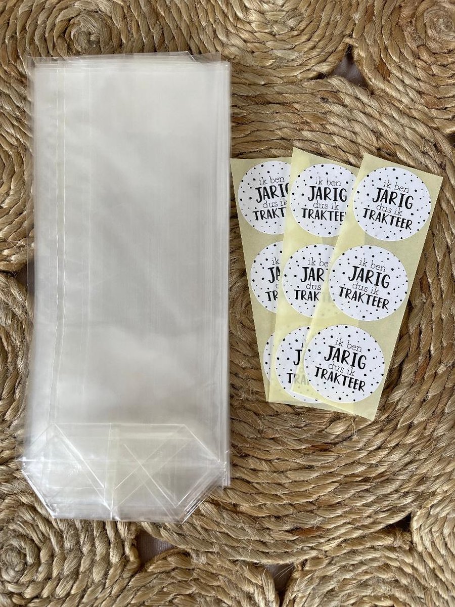 30 Kruisbodemzakjes / Traktatie zakjes + 30 stickers - Ik ben jarig dus ...