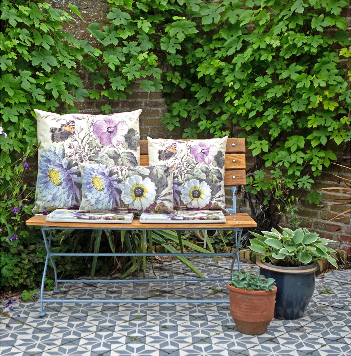 Anna's collection buitenkussen bloem - wit/paars - 60 x 60 cm - Water ...