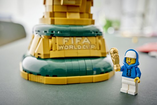 LEGO Editions Officiële FIFA World Cup Trofee Beker - 43020 | bol