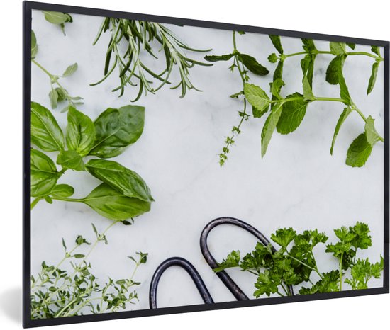 Fotolijst incl. Poster - Kruiden en schaar op marmeren ondergrond ...