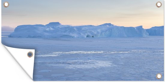 Wanddecoratie buiten IJsschotsen drijvend op zee omringt door ijs ...