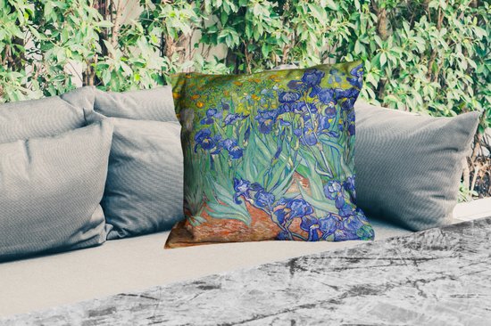 Sierkussen Buiten - Irissen - Vincent van Gogh - 60x60 cm - Weerbestendig | bol