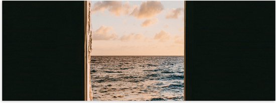 Poster (Mat) - Zeezicht vanuit een Raam - 90x30 cm Foto op Posterpapier ...
