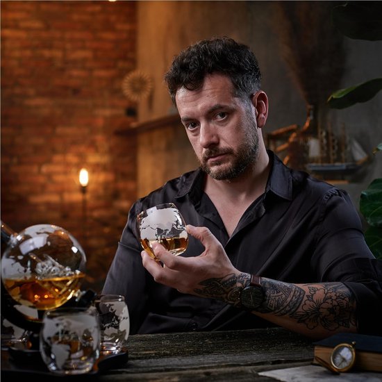 Whiskey Karaf Set - Wereldbol - Decanter - Geschenk voor Mannen - 4 ...