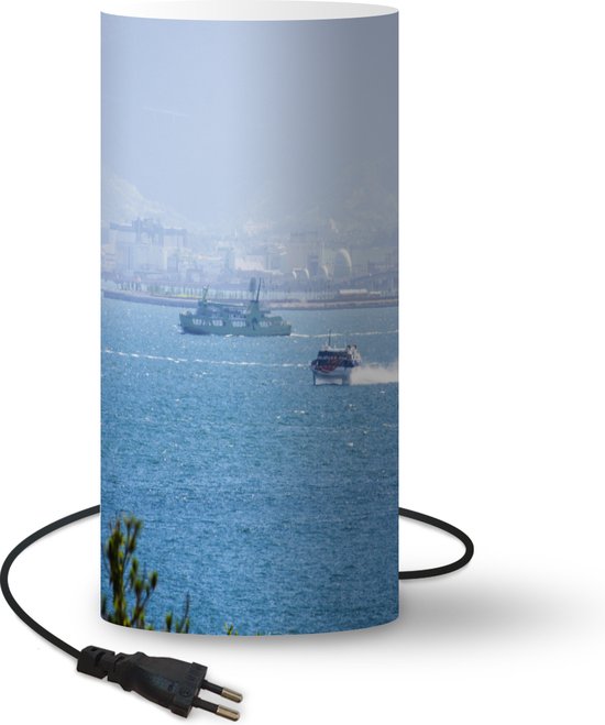 Lamp - Nachtlampje - Tafellamp slaapkamer - Een draagvleugelboot op zee ...
