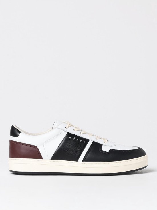 Footwear with lace-up closure and rubber soleexcellent traction and | bol
