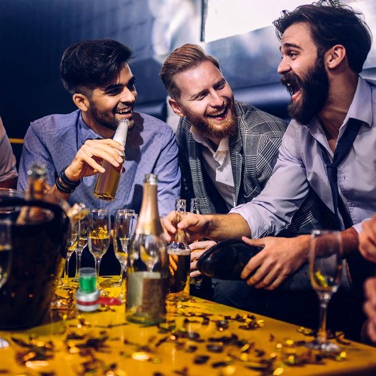 Flesje draaien drinkspel met 2 cl shotglaasje - rood pijltje - leuk ...