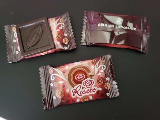 Pure Belgische chocolaatjes -2 dozen- 200 st per doos | Chocola ...