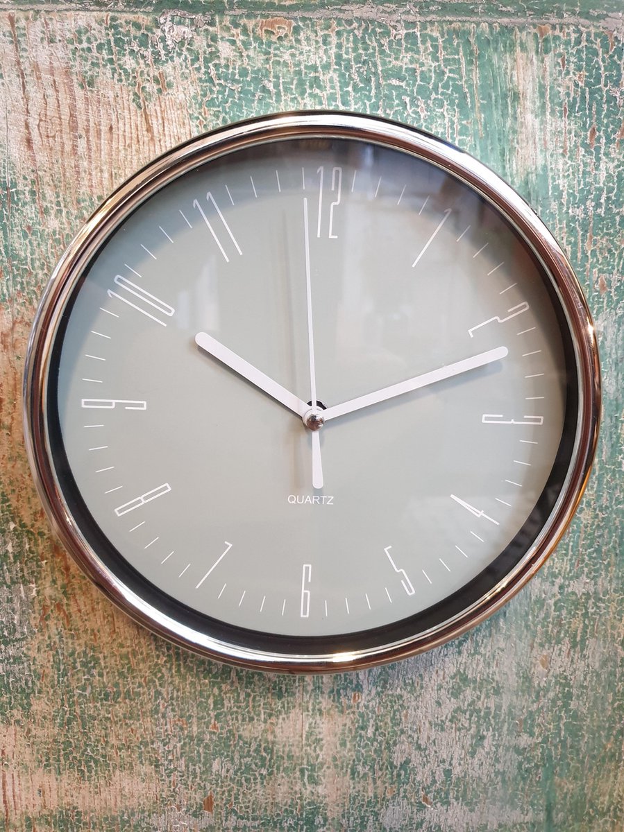 Moderne Wandklok zilver/olijf groen – Ø20 x D4 cm | klok voor aan de ...