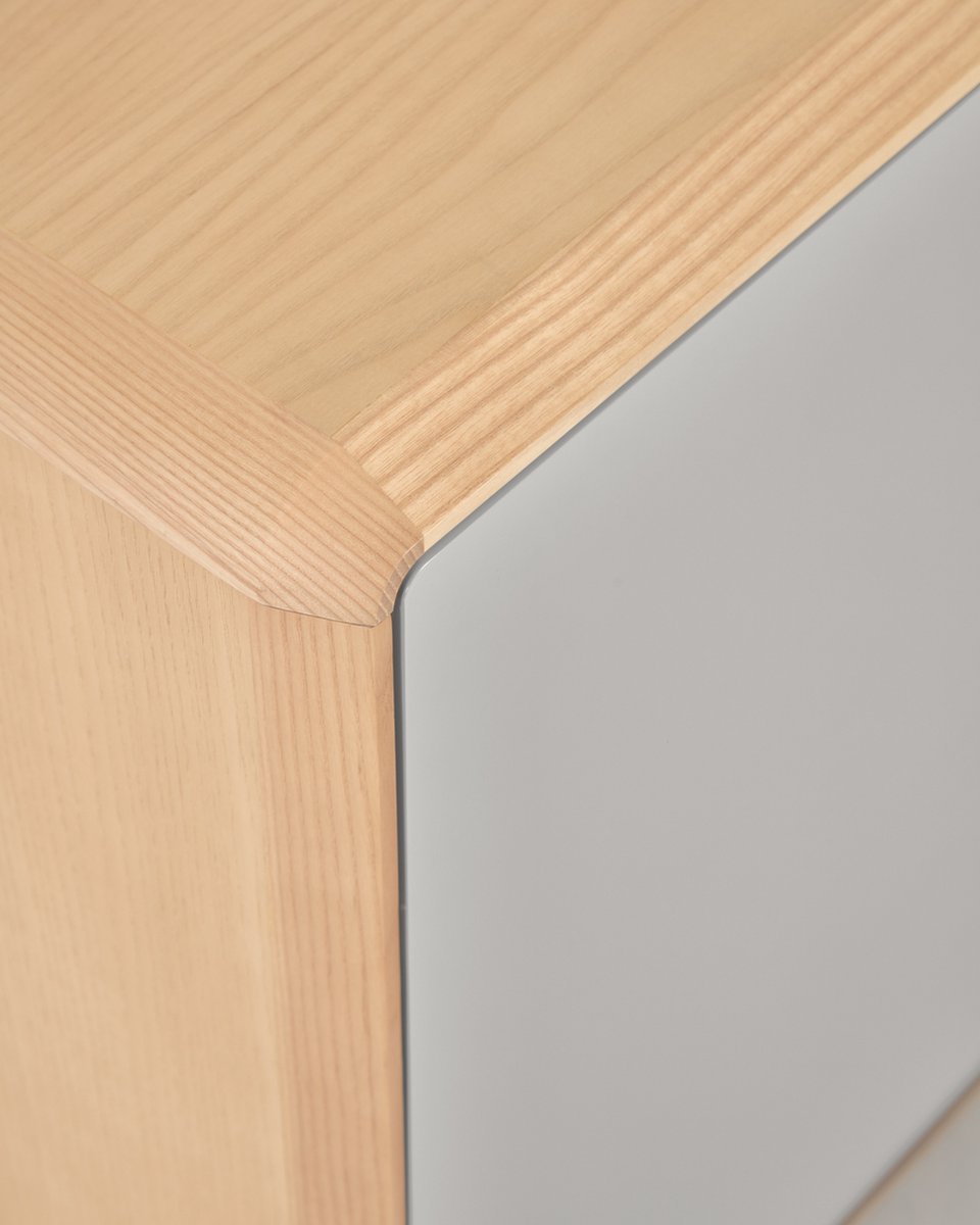 Kave Home - Anielle nachtkastje in massief essenfineer 50 x 58,4 cm | bol