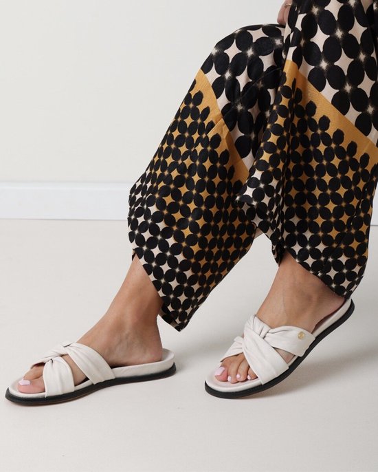 Fred De La Bretoniere 170010217 Slippers - Offwhite - Maat 39 | bol.com
