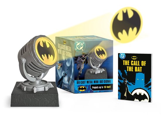 Batman: Die-cast Metal Mini Bat-signal, Adam Beechen | 9798894142265 ...