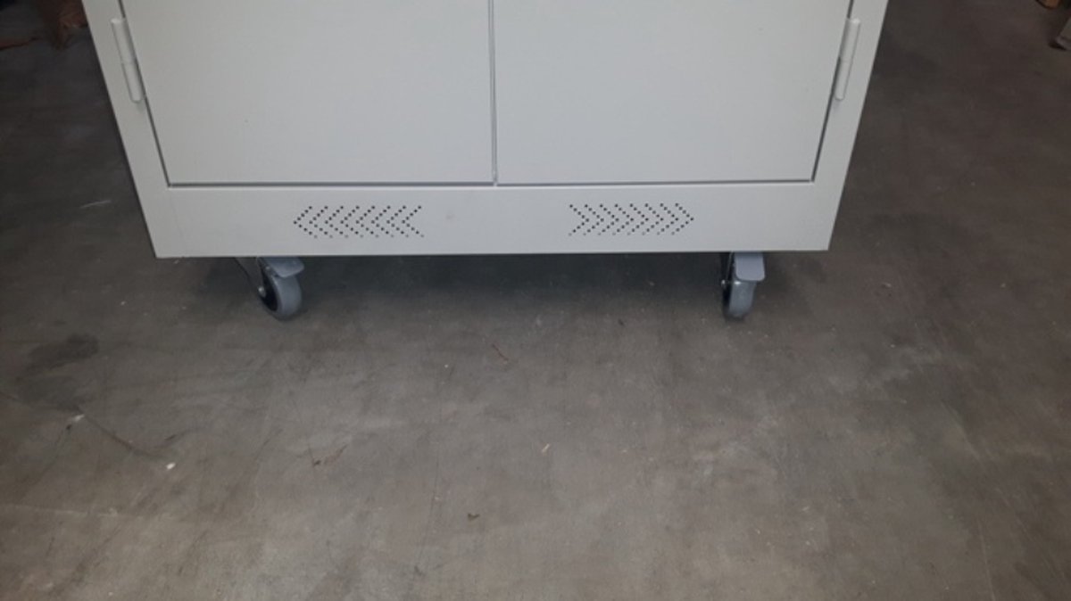 Industriële Computerkast, PC kast. Voor stofvrij plaatsen van uw ...