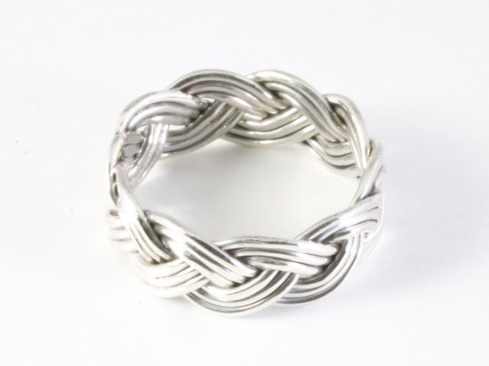 Zware gevlochten zilveren ring - maat 22 | bol