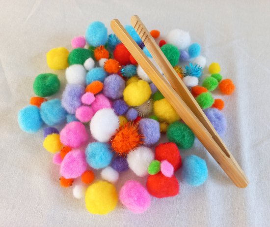 Pompon incl. houten tang - 75 pompons - sensory play montessori ...