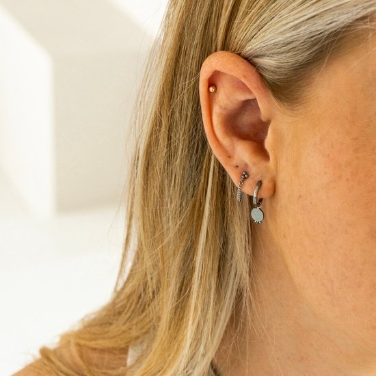 Stud oorknopjes met ketting balletjes - Zilver - Stainless steel (verkleurt niet) | bol