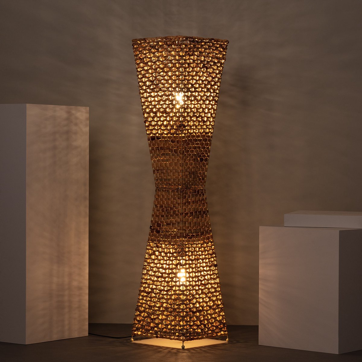 Nature Lifestyle Landelijke Rotan Vloerlamp - Landelijk - Staande lamp ...